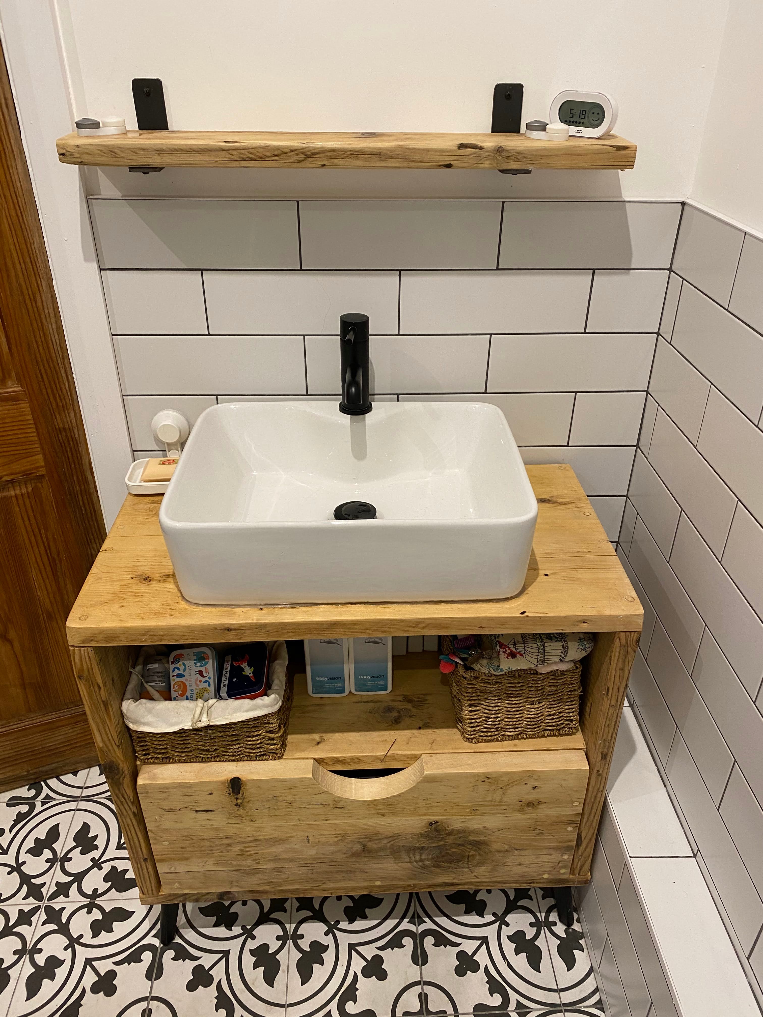 Reclaimed wood bathroom vanity unit store